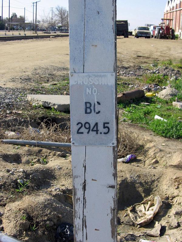 Avenue 4 (Richgrove, CA)